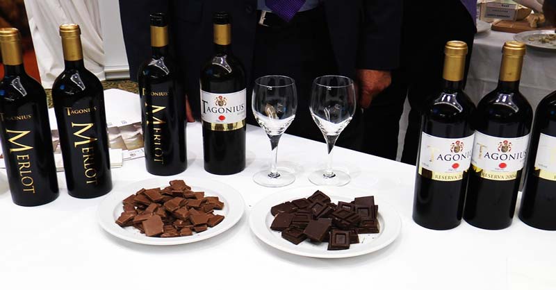 ¿Qué vino combinar con el chocolate? Y no morir en el intento