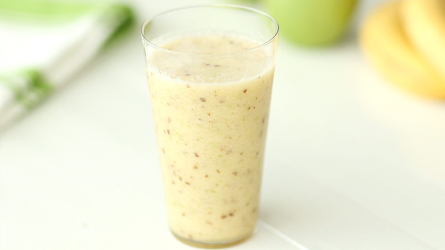 Licuado de manzana - Cubaneando con Mario
